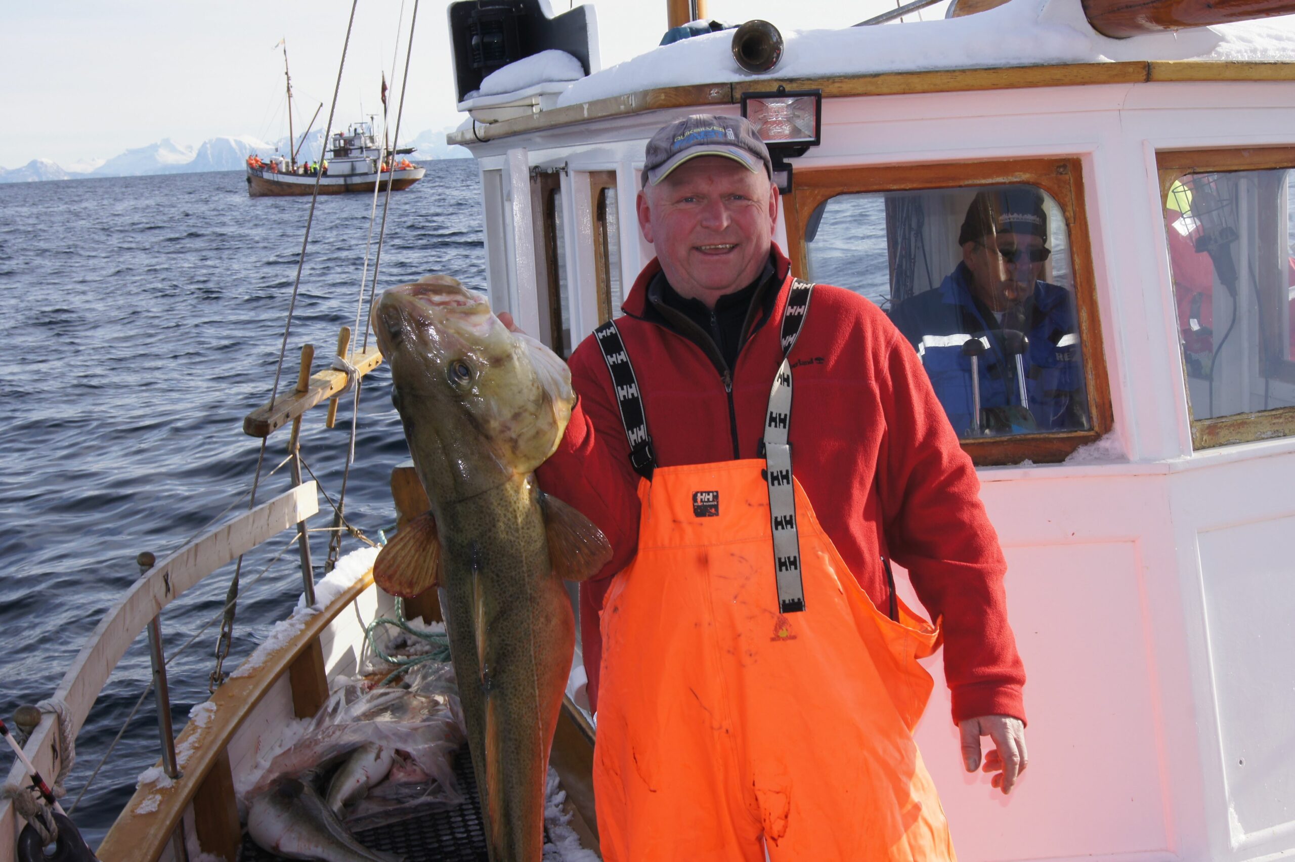 Fishing trips at sea from Solsiden Brygge at Ballstad - Visit Lofoten